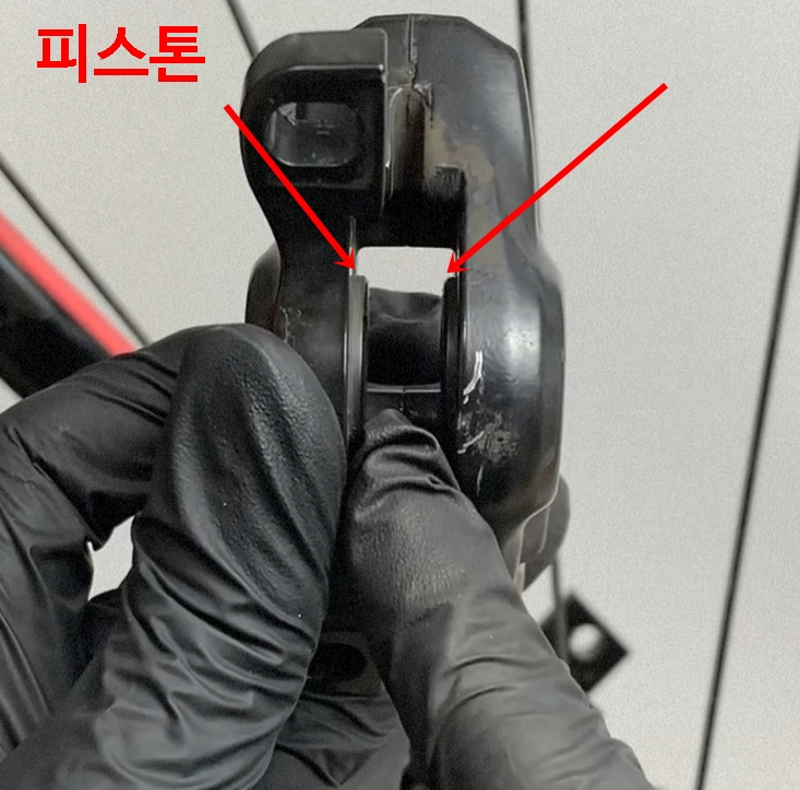 자전거 유압식 디스크 브레이크 패드 교체 방법과 캘리퍼 정렬방법 시마노 B01s패드 교체 네이버 블로그