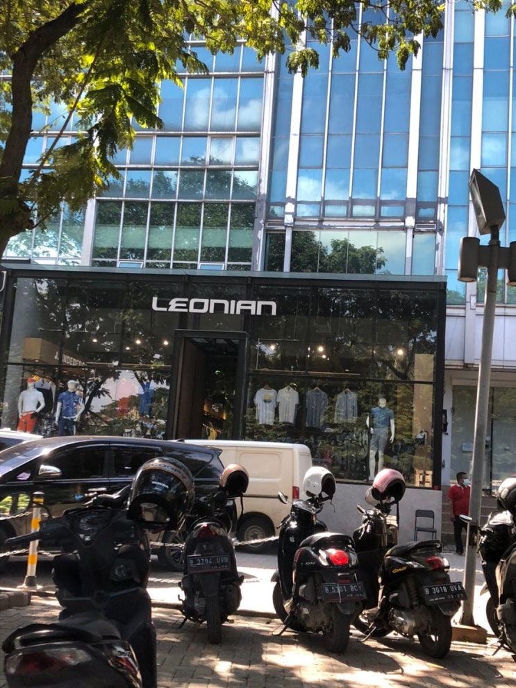 자카르타 생활 정보 - PIK에 있는 골프웨어, 골프클럽 피팅 전문점 “Leonian golf" : 네이버 블로그