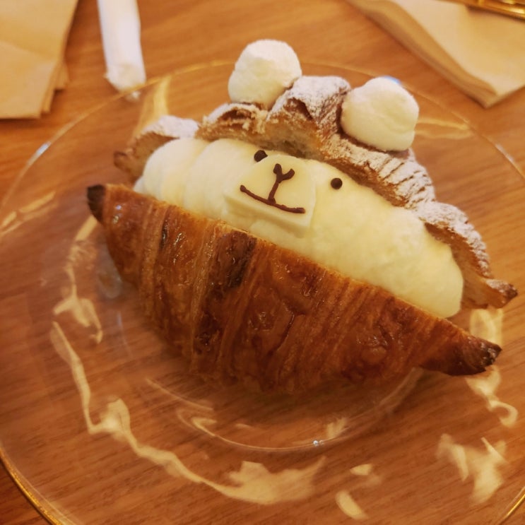 베이커리 앤 커피 By 쿤달 플래그십스토어 압구정로데오 카페추천 맛있는 디저트와 커피가 있는 곳 네이버 블로그