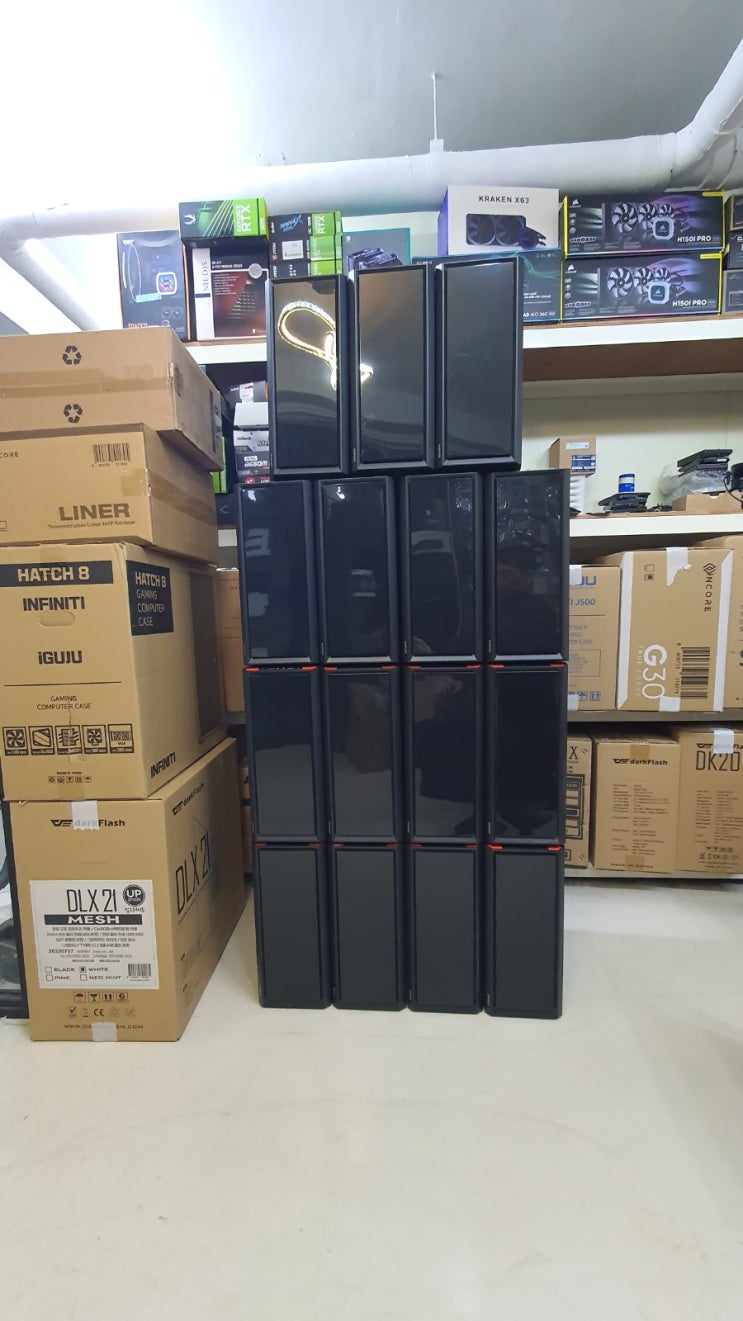 2023년 3월 첫날15대 컴퓨터 채비 하였습니다 게임용으로 즉시 출고 가능한기름기 없는 가격에 스펙을 꽉꽉 눌러 담은 아이들 ...