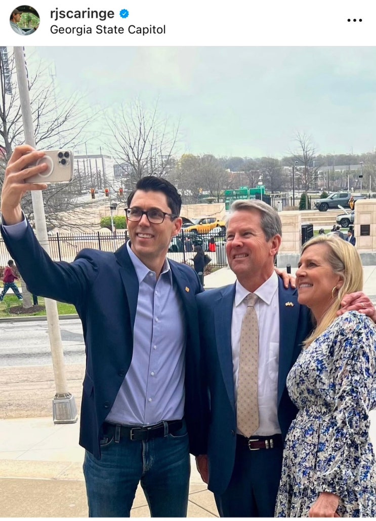 조지아 주지사는Rivian CEO RJ Scaringe와 주 지도자들은 리비안의 날을 축하한다 : 네이버 블로그