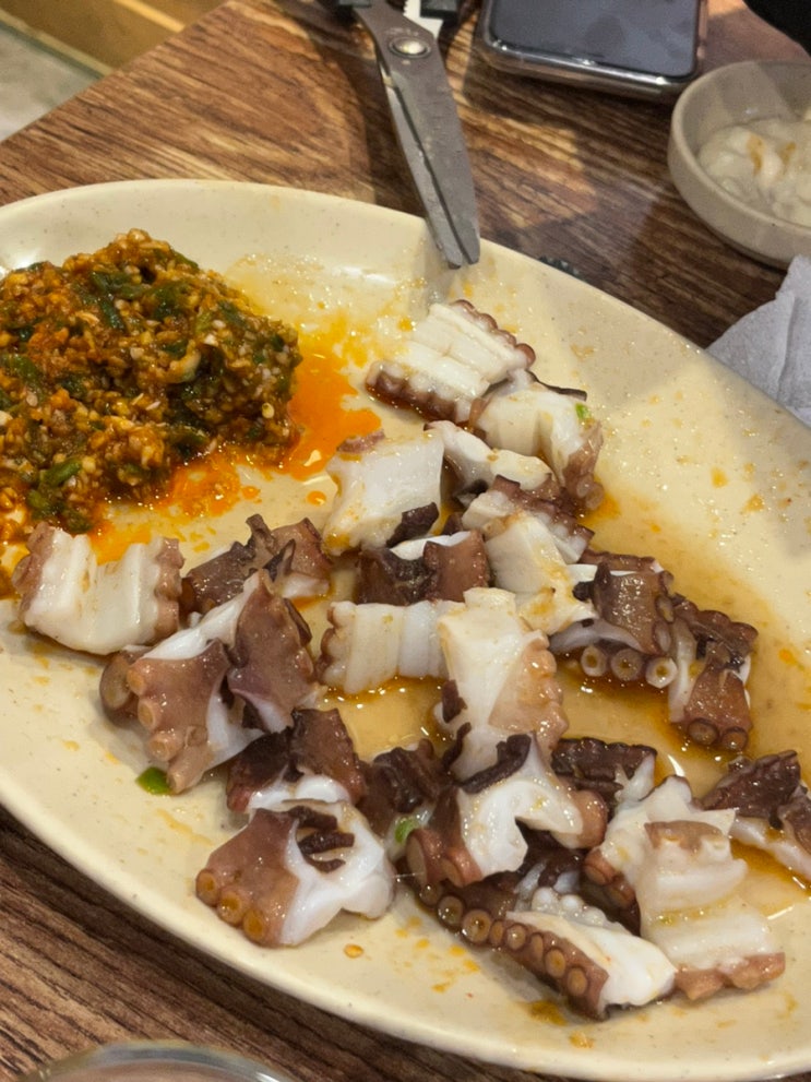 연산동 대박통 : 🐙통문어구이, 날치알주먹밥, 마무리라면 (나 분명 배불렀는데..?) : 네이버 블로그