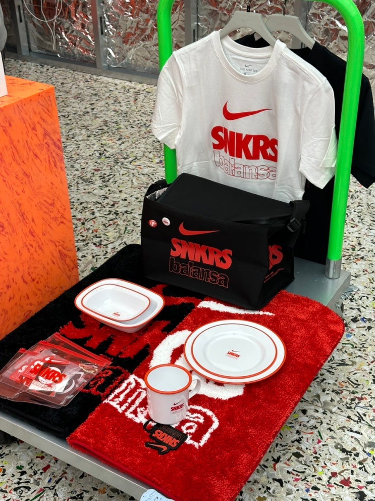 나이키 SNKRS 발란사 굿즈 구매 후기, 실물 리뷰, 가격 정보, SNKRS 라운지 : 네이버 블로그