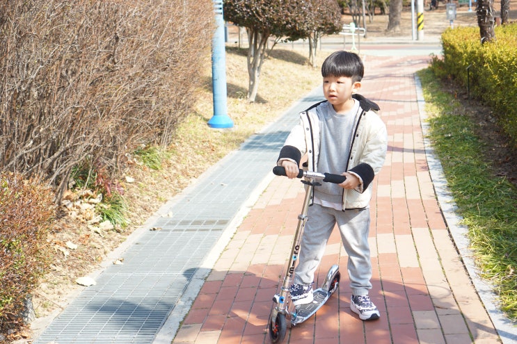 두발킥보드 마이크로킥보드 스피드 초등킥보드 타고 씽씽 달려요 댓글이벤트 네이버 블로그