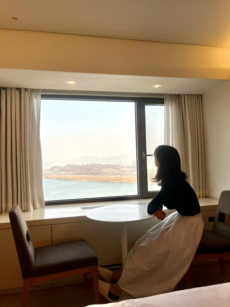 그랜드 워커힐 호텔 한강뷰 디럭스룸 모바일 체크인 주차꿀팁 더뷔페 조식후기 수영장 사용후기 ️🧡💛💚💙 네이버 블로그