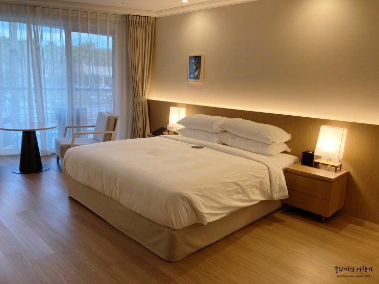 그랜드 조선 제주 1 디럭스룸 룸 컨디션 웰컴 기프트 체크인 조선 델리 피트니스센터 호캉스