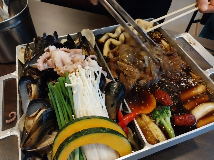 의정부 민락2지구 맛집 인기명 부드러운 거대한 뼈다귀 통갈비와 통낙지 한 마리 낙갈찜 마무리는 칼국수와 볶음밥 한 번에 해물찜
