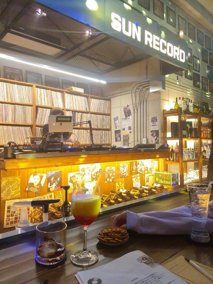 [Sun Record 썬레코드] 강릉 감성맛집 LP바 재즈펍 추천 / 무드에 잠식되어버렸다..! : 네이버 블로그