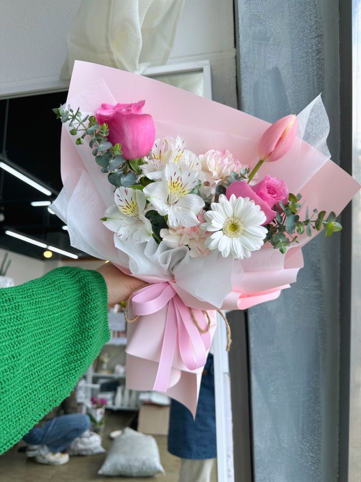 꽃다발＊강릉꽃집 화요일 핑크 분홍 벚꽃놀이 여행 데이트 기념일 공연 선물 축하 꽃배달 강릉페이 선물