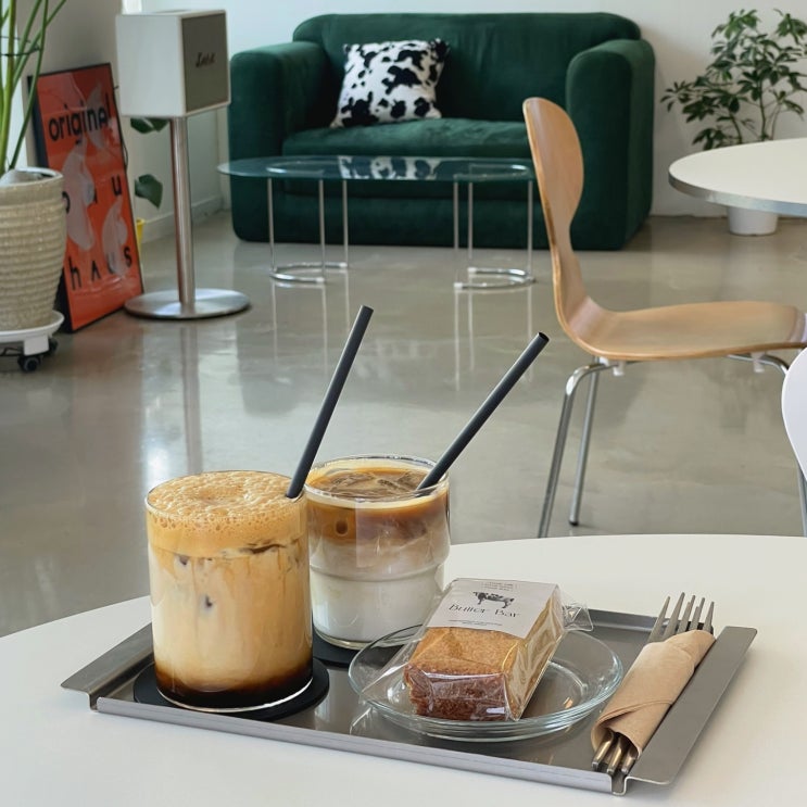 [안양,평촌] 올리롤리 :: 수제 시나몬롤 베이커리 | 홀스타인 카페 :: 범계 디저트 카페 : 네이버 블로그