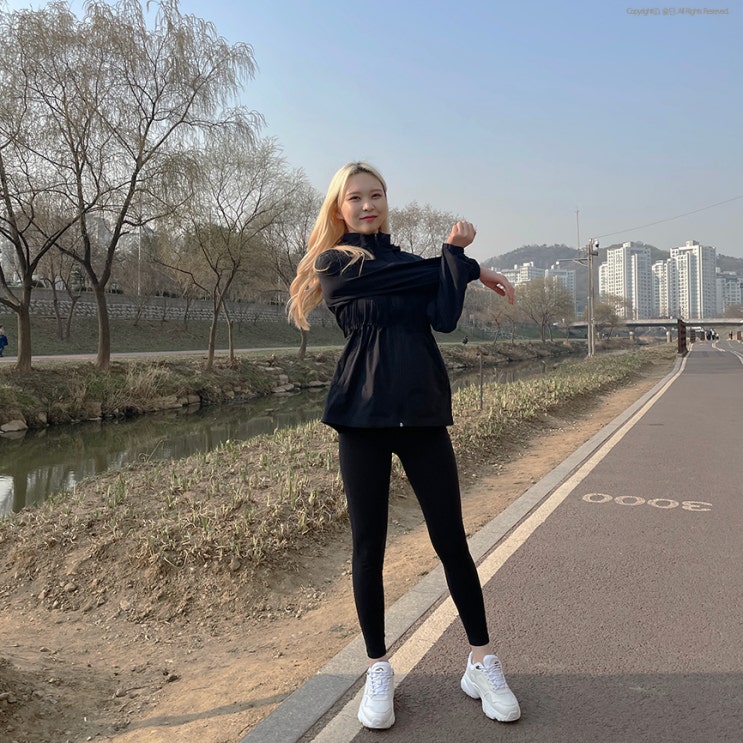 디스커버리 우먼스 여성 바람막이 여름 자켓과 런닝화로 운동화 코디 해보기 네이버 블로그