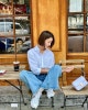 이시영 인스타 속 화사한 봄 코디 화이트 셔츠 데님팬츠 코디 패션정보셀린느 화이트셔츠 보라가방 헤어핀 등 네이버 블로그