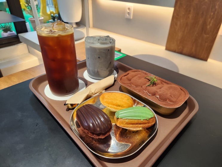 부평 커피 맛집 부평역카페 이색데이트 추천 챕터원커피 부평남부역점 먹먹 리뷰 네이버 블로그