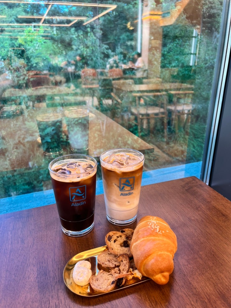 [의정부카페] 분위기 좋은 카페 - 의정부 알라딘 베이커리카페 : 네이버 블로그