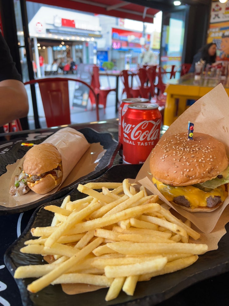 평택 험프리스 안정리 수제 햄버거 맛집 크레이지윙스앤버거 필리치즈스테이크 : 네이버 블로그