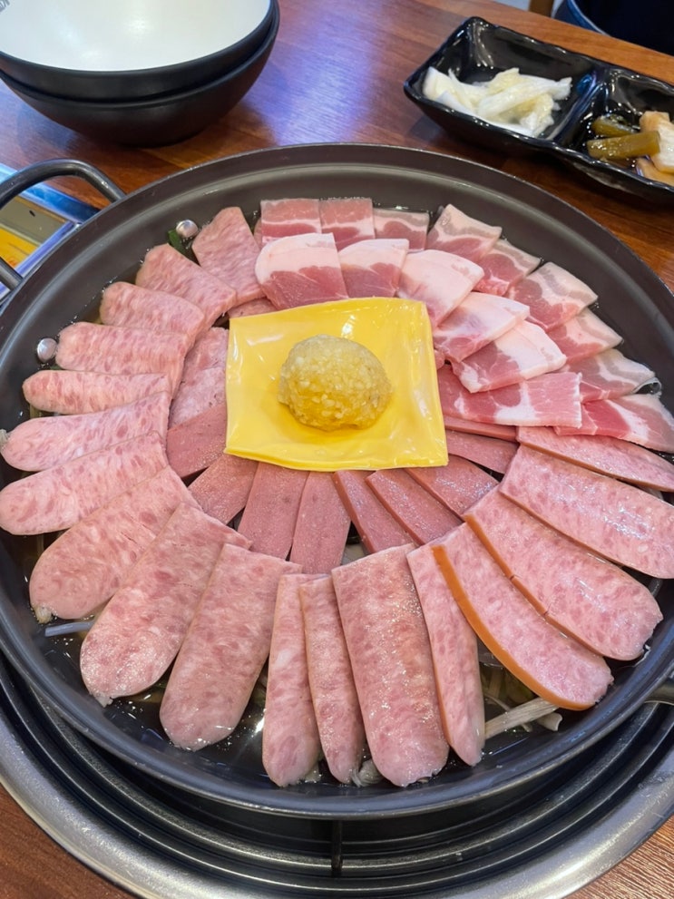 부산더하고부대찌개사직점 자극적이지않는 얼큰함 밥이 땡겨 네이버 블로그