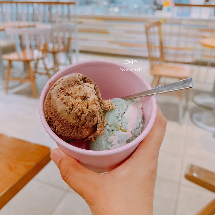 배라 10월 이달의맛 배스킨라빈스 초코 우리 이제 헤이즐넛 나는 딸기치오 할인 팁 네이버 블로그