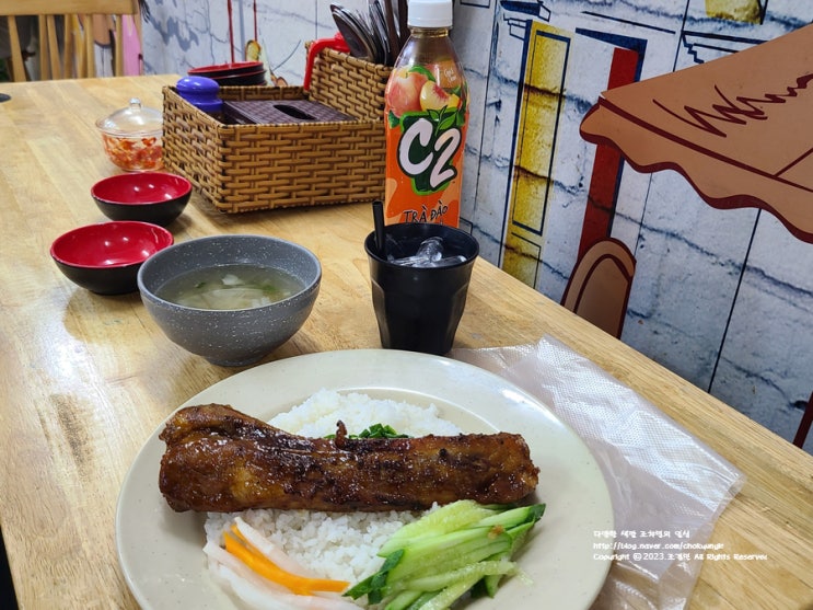 호치민여행:: 호치민 쇼핑 벤탄시장. 호치민 맛집 Com Tam TAM Minh. Five Boys Number One ...