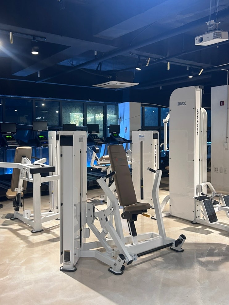 씨포스짐 2호점 편안하고 혼잡하지 않은 공간에서 자유롭게 운동하세요 동탄2헬스 2동탄헬스 동탄역헬스 오산동헬스