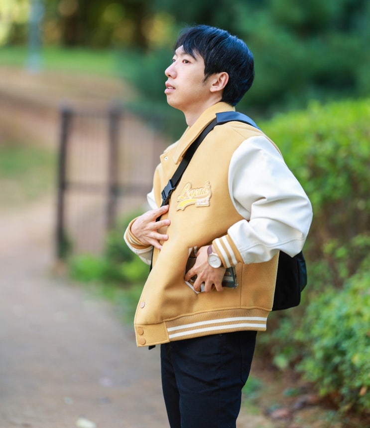 남자 바시티자켓 코디 유씨엘에이 김우석 야구 점퍼 잠바 머스타드 캐주얼 데일리룩 네이버 블로그