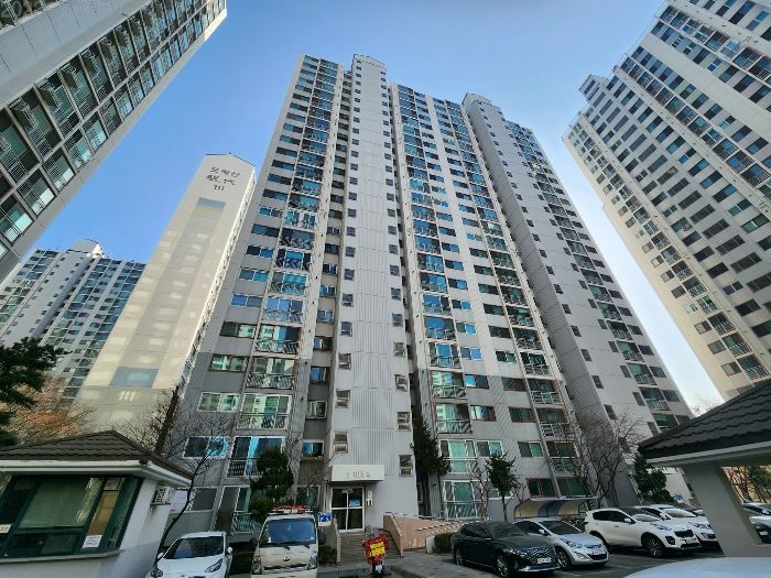 경기 의왕시 아파트경매 33평형4억 오전동 의왕초등학교인근 모락산현대 19층 유찰1회 의왕시오전동아파트 부동산경매 매매