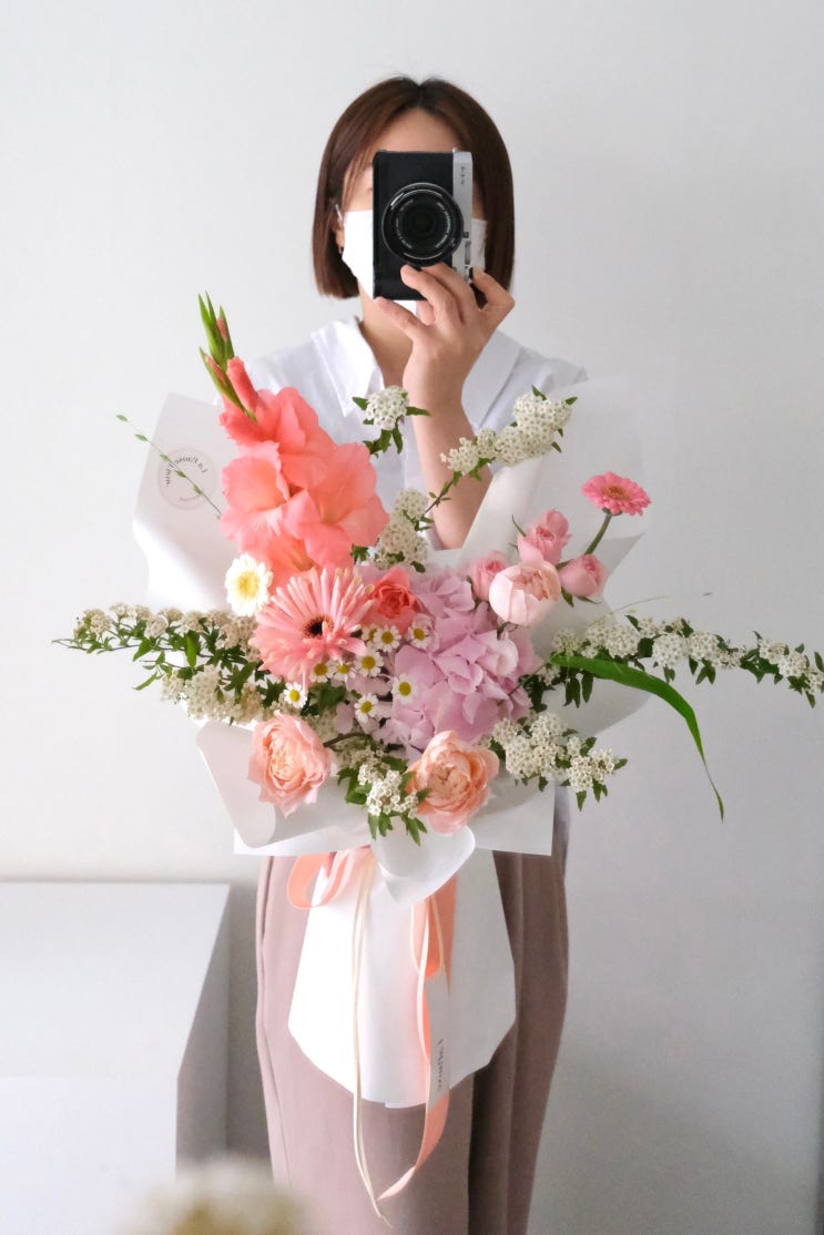 [송파꽃집/잠실꽃집] 라포즈플레르 데이트꽃다발 꽃선물 기념일꽃다발 시상식꽃다발 : 네이버 블로그