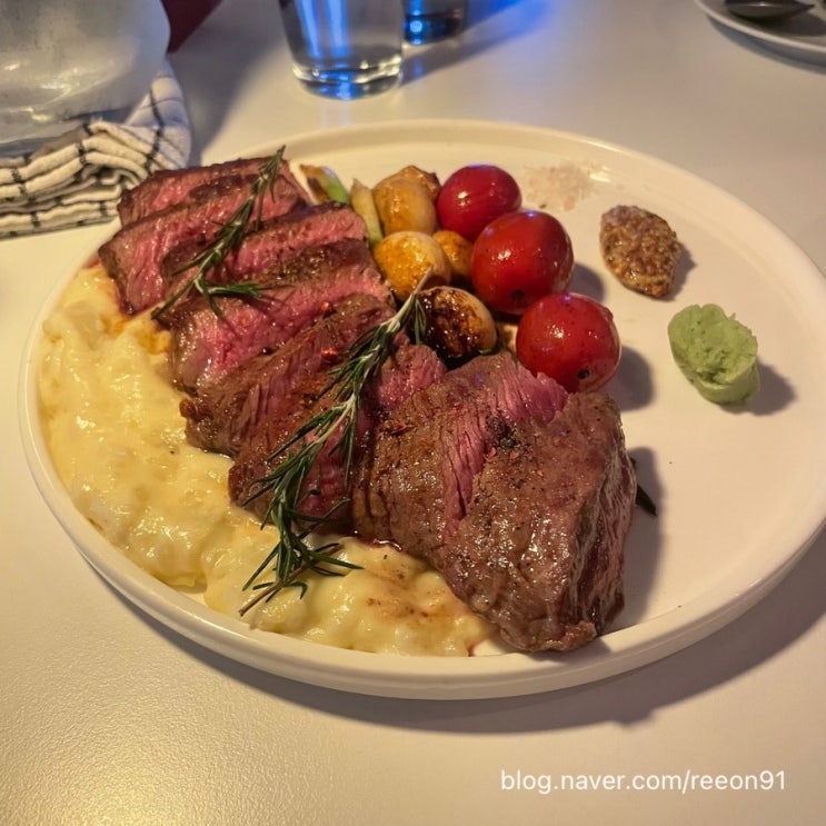 대전 탄방동 트리니티비스트로 기념일에 데이트하기 좋은 분위기 있는 파스타 스테이크 맛집 네이버 블로그
