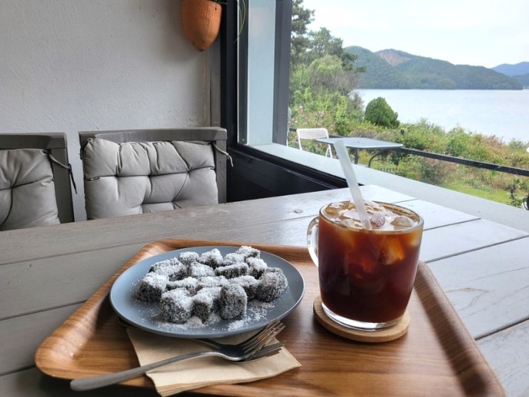 경기도 용인 이동 저수지 뷰 조용히 물멍하기 좋은 카페 화수공간 ☕️ 네이버 블로그