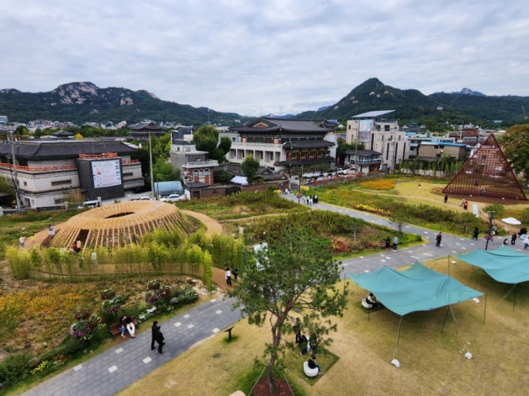 광화문 열린송현 녹지광장 가을 풍경 서울도시건축비엔날레 서울아트위크 전시 중 네이버 블로그