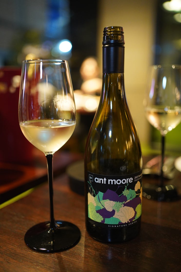 Ant Moore A+ Signature Series Marlborough Sauvignon Blanc 2021 @ 르지우 ...