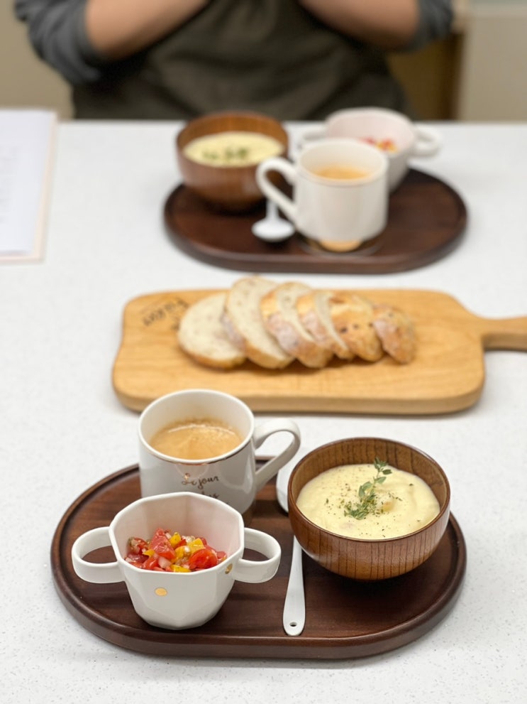 천연발효빵 클래스 기초반 4주과정 ️천연효모를 직접 배양하고 반죽해서 빵을 만들 수 있게 알려드리는 왕 초보자를 위한 클래스