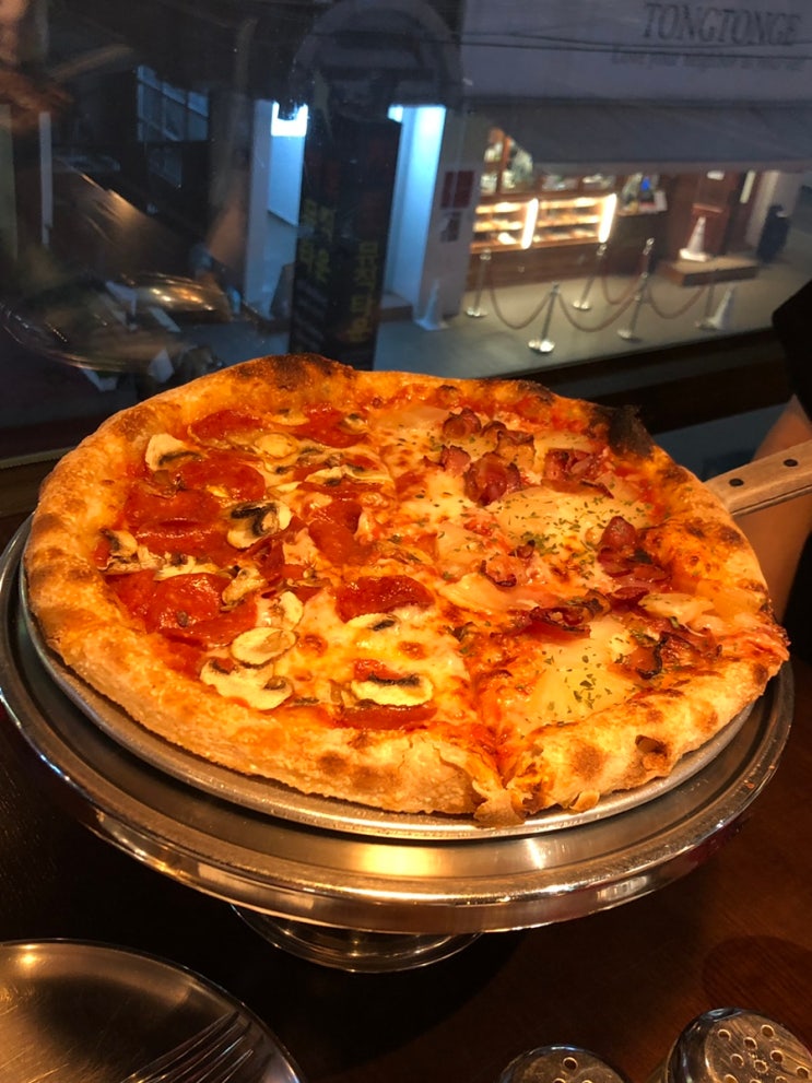 [강남/압구정] 클래식한 정통 뉴욕식 피자가 있는 / 압구정로데오 맛집 GINO’S NY PIZZA / 강남피자 맛집 : 네이버 블로그