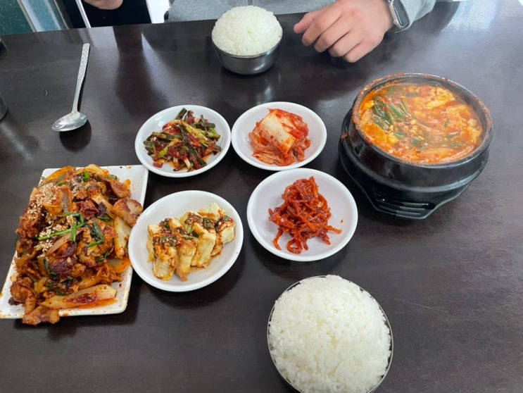 우장산 충북식당 아침부터 줄서서 먹는다는데 글쎄내입맛엔 네이버 블로그