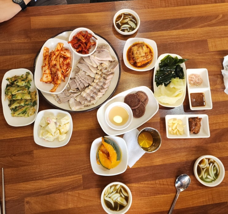 수안동 맛집 신선한 돼지고기로 만든 부드러운 수육과 쌈밥정식 네이버 블로그