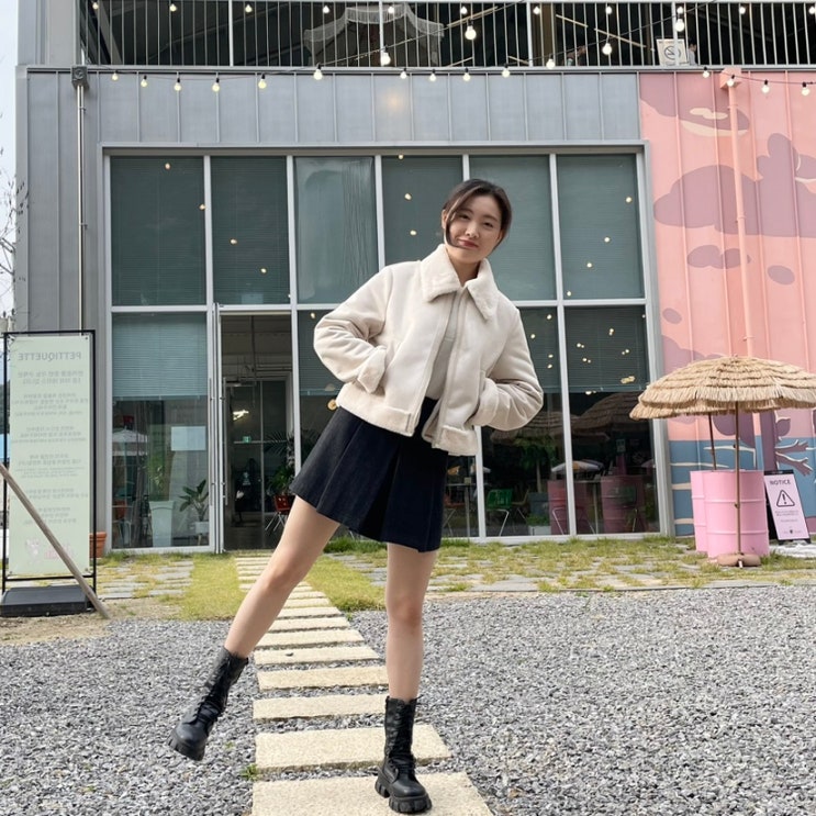로엠 여자무스탕 여친룩 코디 가을 겨울 자켓 추천 네이버 블로그