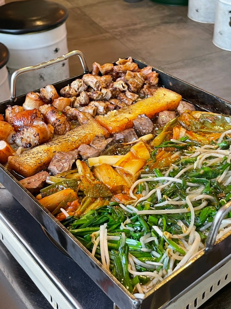 서울연남동홍대입구역 맛집 대승곱창 화려한 불쇼를 볼수있는 한우곱창맛집 순두부찌개가 서비스 한우육회까지 나온다네