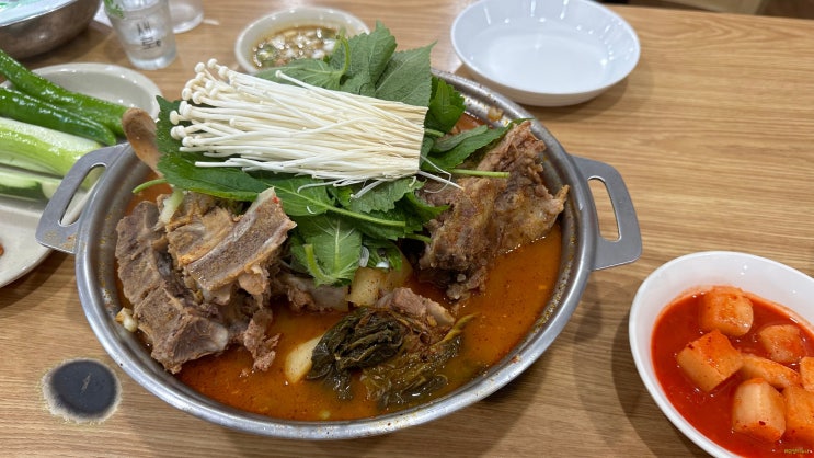 230810 이미 너무 유명한 성수동 웨이팅 맛집 소문난 성수 감자탕 : 네이버 블로그