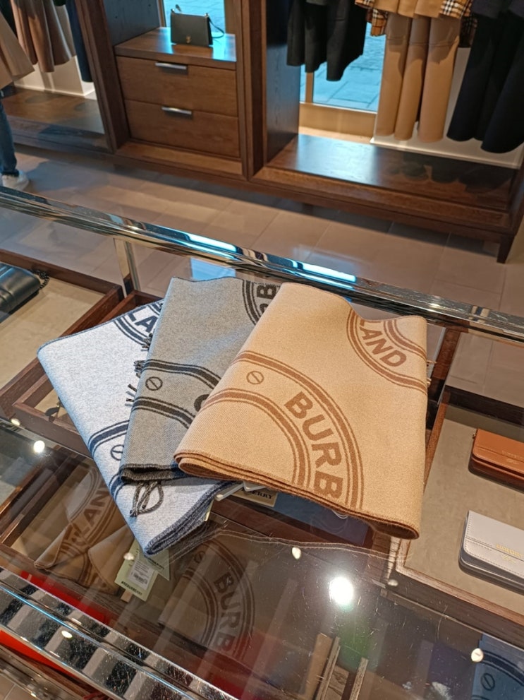 [아울렛] 버버리 로고 울 스카프 80746941/80721811/80721801 : 네이버 블로그