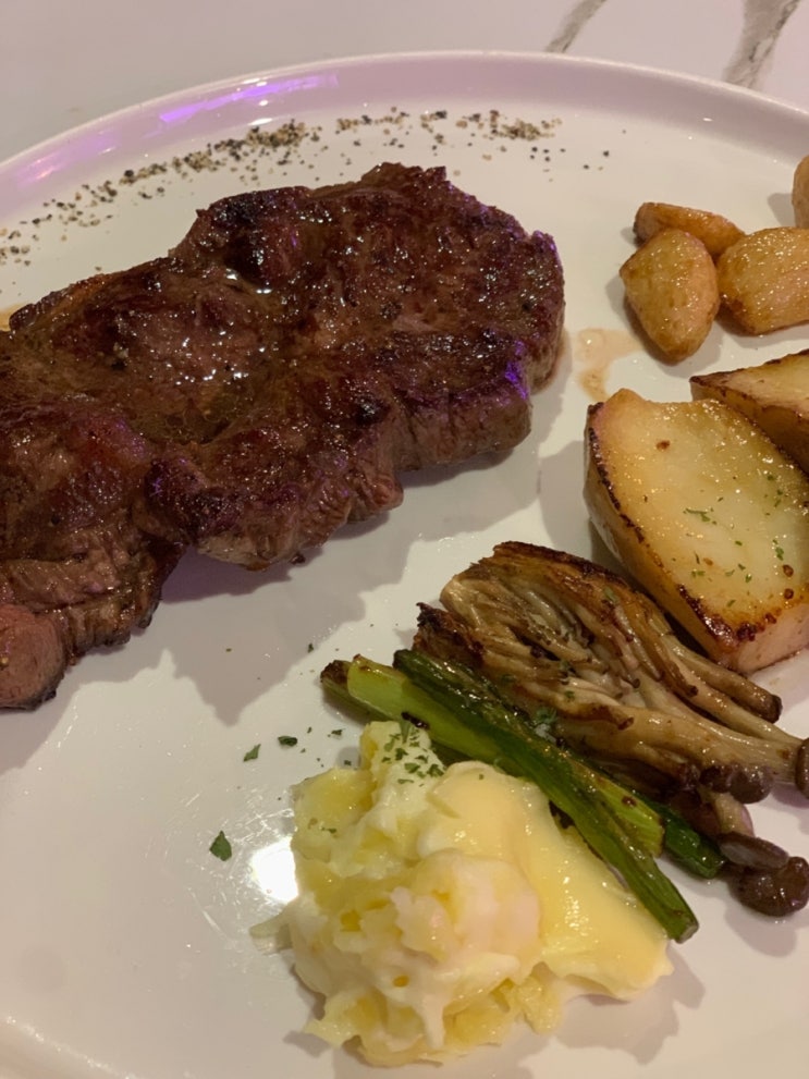 용호동 맛집 타블도트 W스퀘어 분위기 맛집 데이트 하기 좋은 레스토랑 육즙 가득한 부채살 스테이크 짭쪼름한 크림