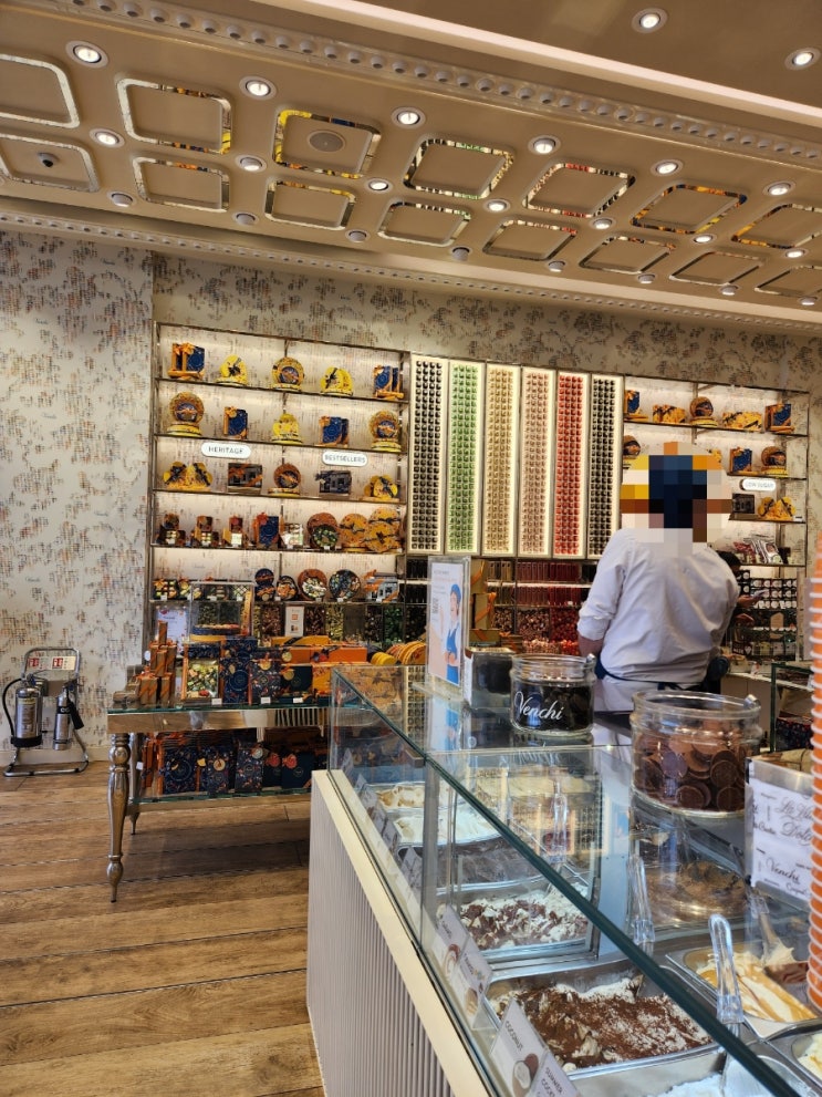 영국 런던 젤라또 맛집!! 벤치 초콜렛 & 젤라또 피카딜리점 초콜렛, 피스타치오, 써머칵테일 Venchi chocolate ...