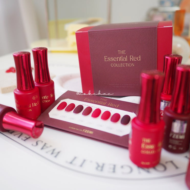 예쁜 레드네일 다모인 아이즈미 신상 에센셜레드 컬렉션, 화이트 블랙 듀오 발색 후기 : 네이버 블로그