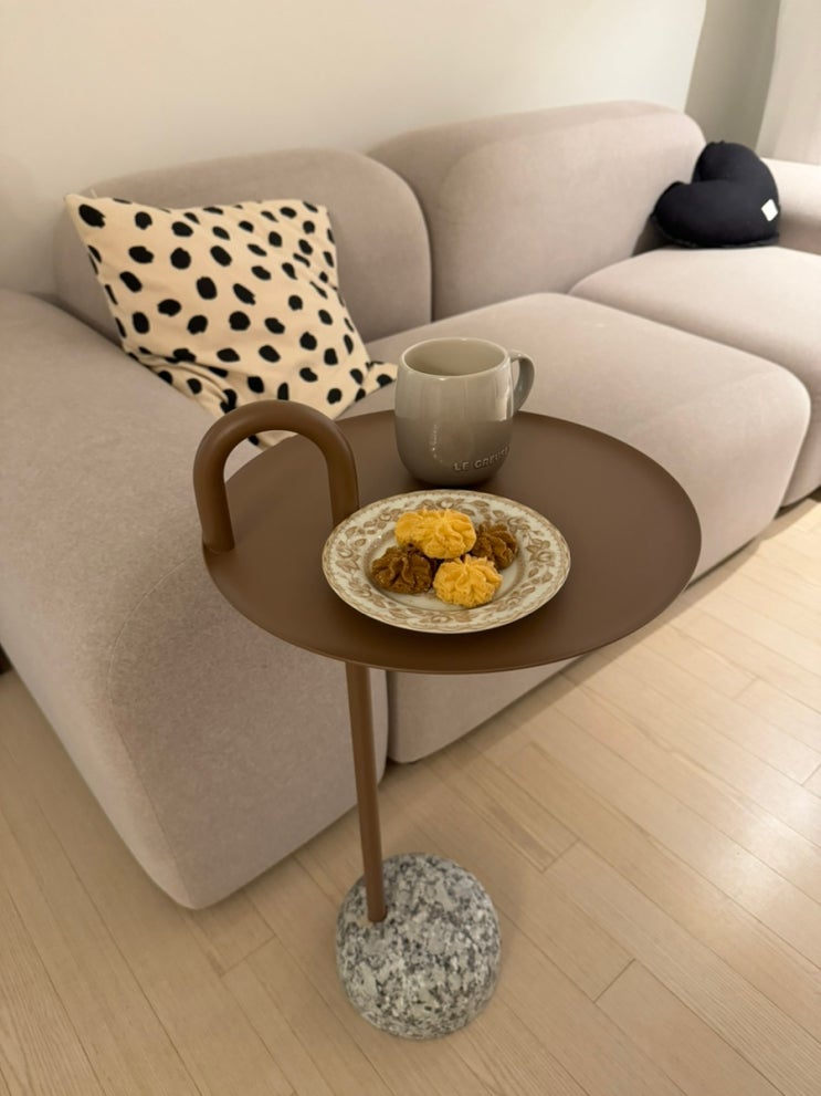 HAY 헤이 보울러 사이드 테이블 Pale Brown | 거실 사이드 테이블 | 인테리어 테이블 : 네이버 블로그