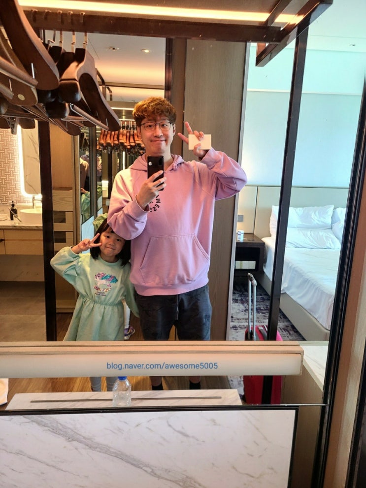 롯데 호텔 월드♡7살 딸과 아빠♡단둘이 꽉 채운 1박2일7살 여아키즈라운지와 수영장 호텔 침구욕실 모두 좋았다고 합니다