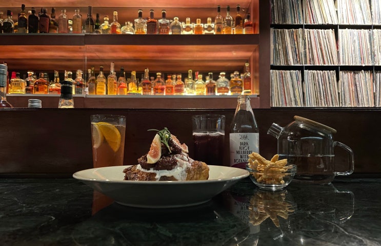 전포 위스키바 알트콤마 LP판 가득한 분위기좋은 술집 : 네이버 블로그