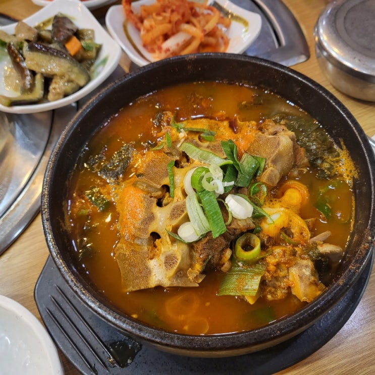 합정 직장인이 소개하는 홍대입구 합정역 점심 맛집 리스트 1 해장국 맛집 마포오리농장돈돼지유 김치찌개 콩불까지