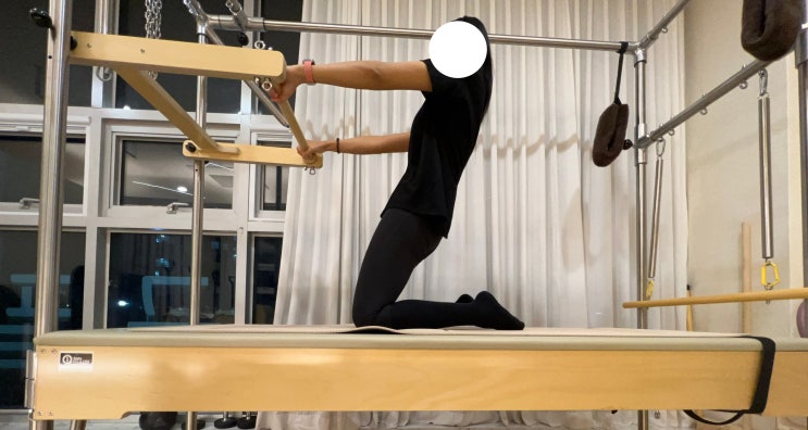 광교 웰빙타운 필라테스그순간 Back Knee 반장슬 원인과 필라테스로 체형 개선할 수 있는 운동법 네이버 블로그