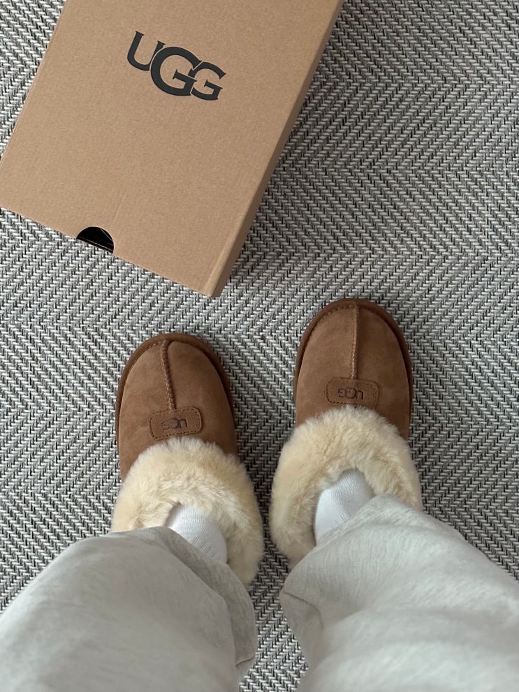 어그 Ugg 한스타일 23fw 여성 코케트 털슬리퍼 체스트넛 카멜 착용 후기 착샷 및 겨울 미국 어그 부츠 신발 추천