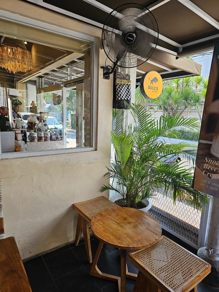 발리/발리살기/발리 사누르해변/발리 사누르 카페/불스 커피(Bull's Coffee) : 네이버 블로그