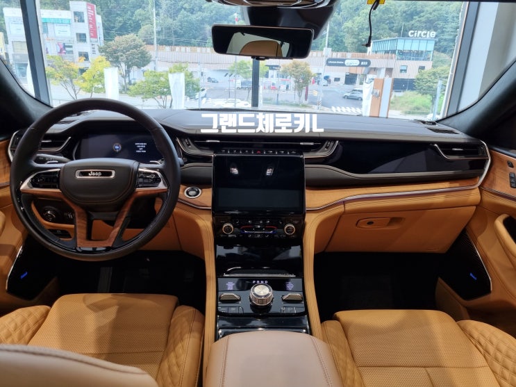 지프 그랜드체로키L 써밋 차량 내부 인테리어 리뷰. 따뜻하고 아늑한 넓은 실내 : 네이버 블로그