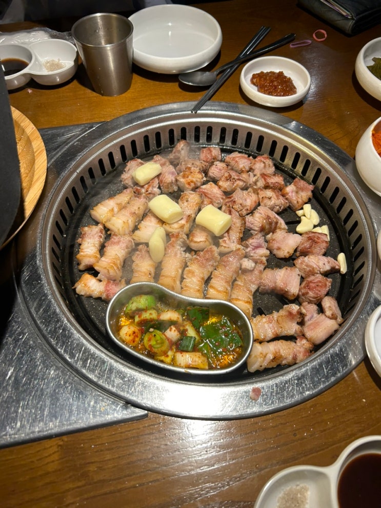83해치 광안리 맛집 슈퍼 인싸 직원들이 구워주는 돼지고기 집 네이버 블로그